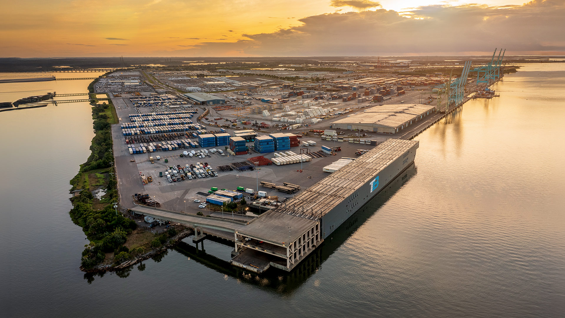 What's the Jones Act and Why It Matters for Shipping | Trailer Bridge